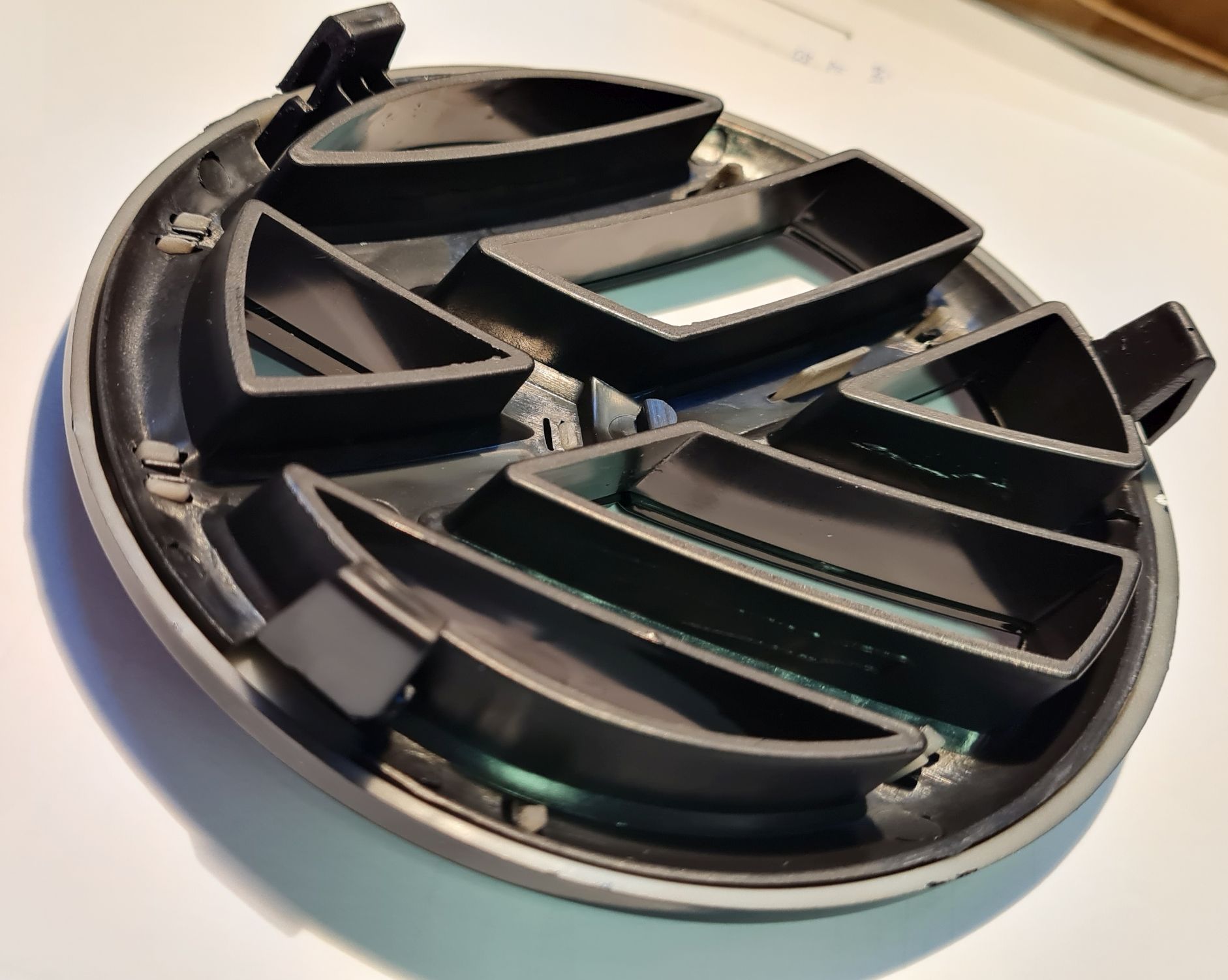 VW znak 135mm - černý MK6 | Pneumatiky Brno - kompletní servis v oboru